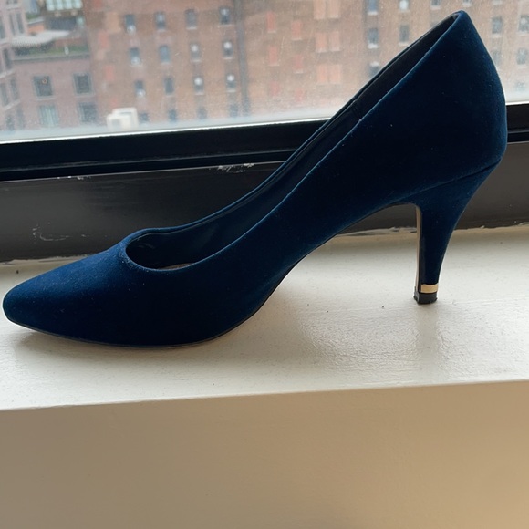 Carvela | Shoes | Carvela Navy Suede Pumps | Poshmark